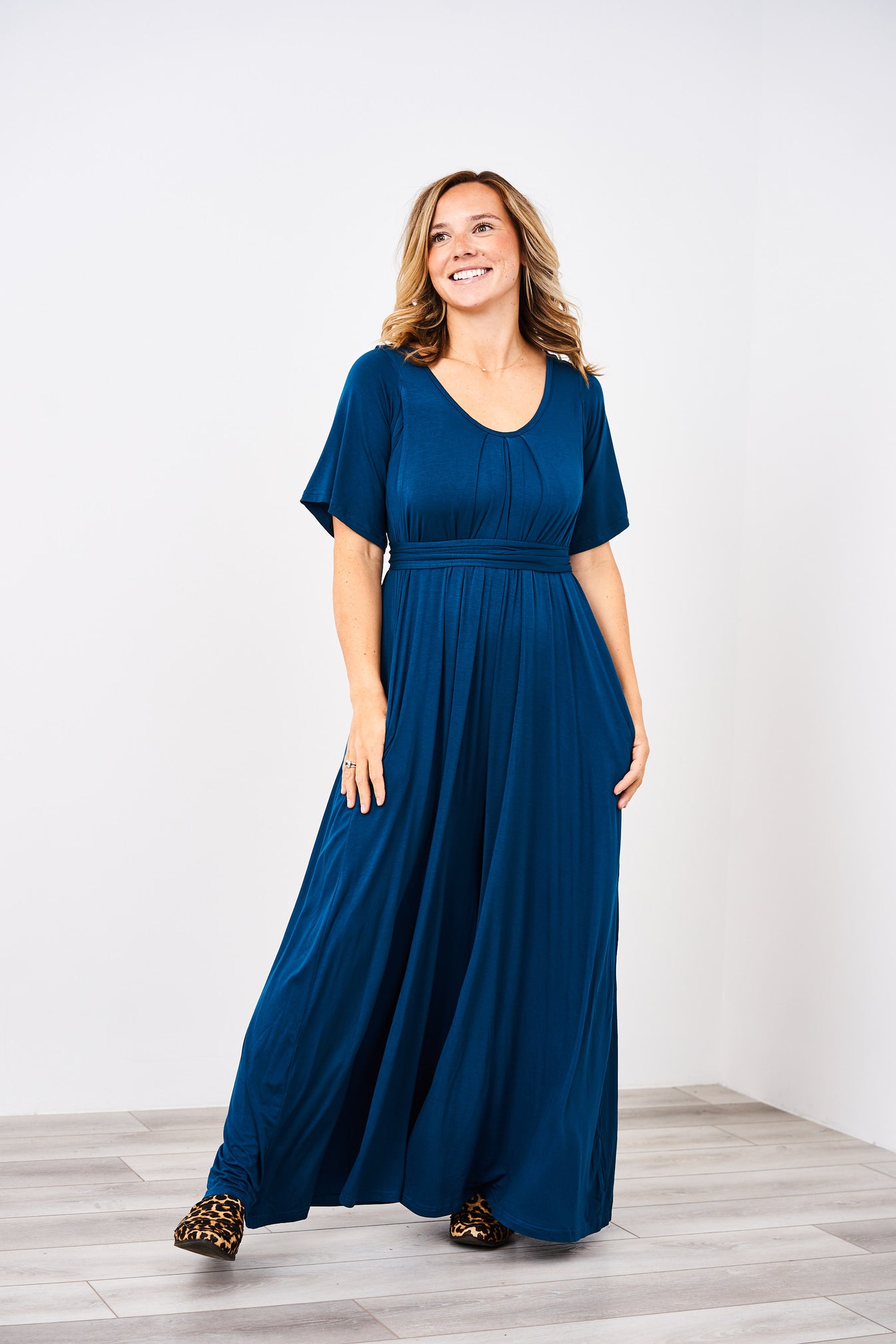 The Momper® Nursing Maxi Momper – Latched Mama