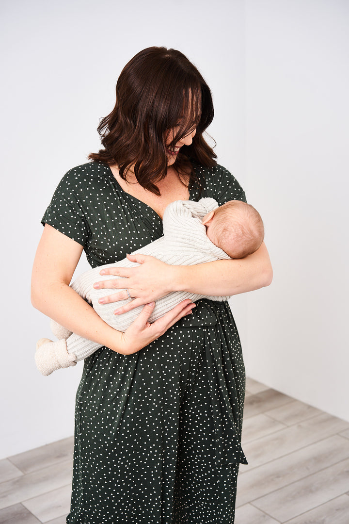 Nursing Tops, Dresses, Pajamas & More for Breastfeeding Moms – Latched Mama