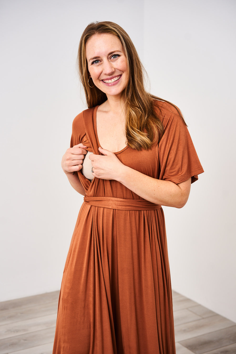 The Momper® Nursing Maxi Momper – Latched Mama